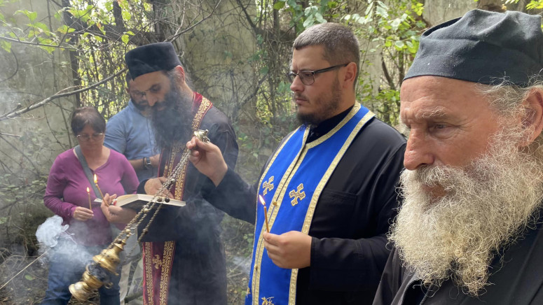 MONAŠTVO MANASTIRA DRAGANAC POSETILO MINIRANU CRKVU SVETE PETKE U SELU ...